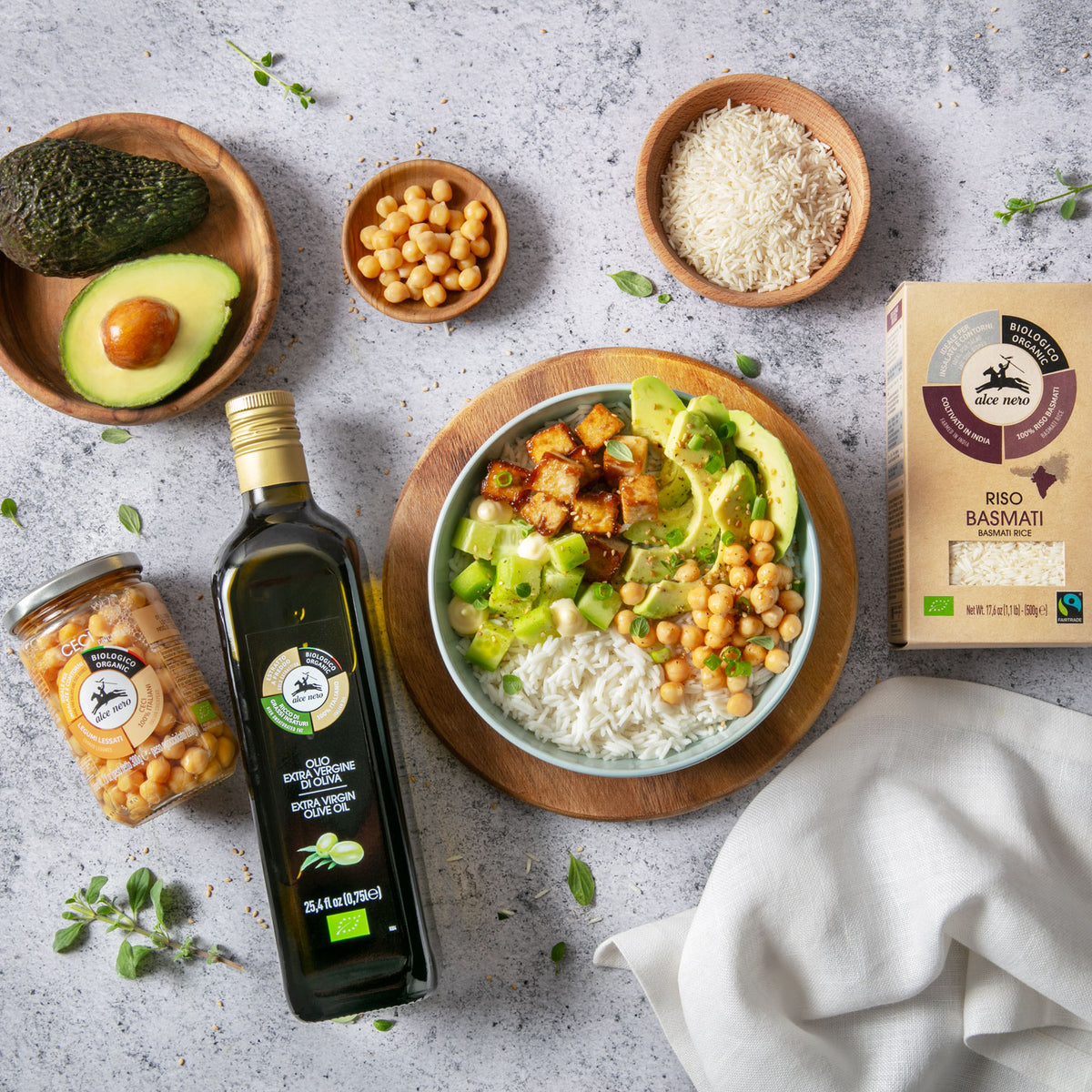 Poke Bowl vegan con ceci, tofu e avocado | Ricette Alce Nero